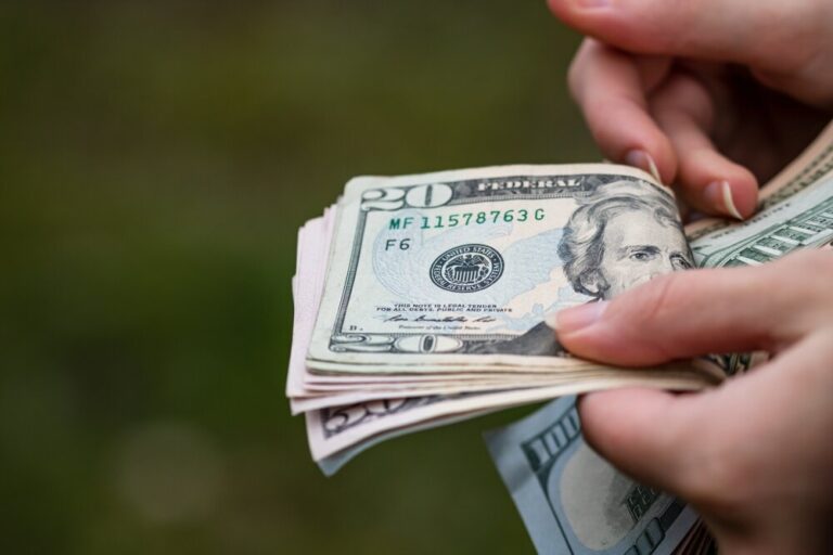 What is a Dub of Weed? | HTG Blog